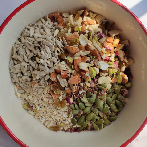 Easy homemade granola cereal - Alisha's Dessert Safari